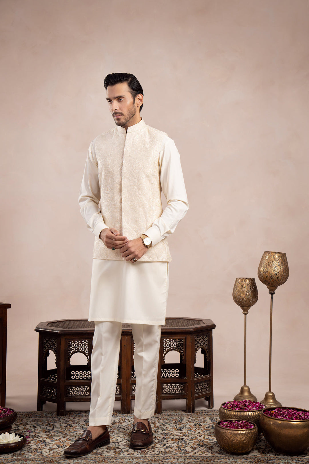 Muraqsh Ready To Wear Embroidered Bosky Men Bosky White Cross Stitched ...