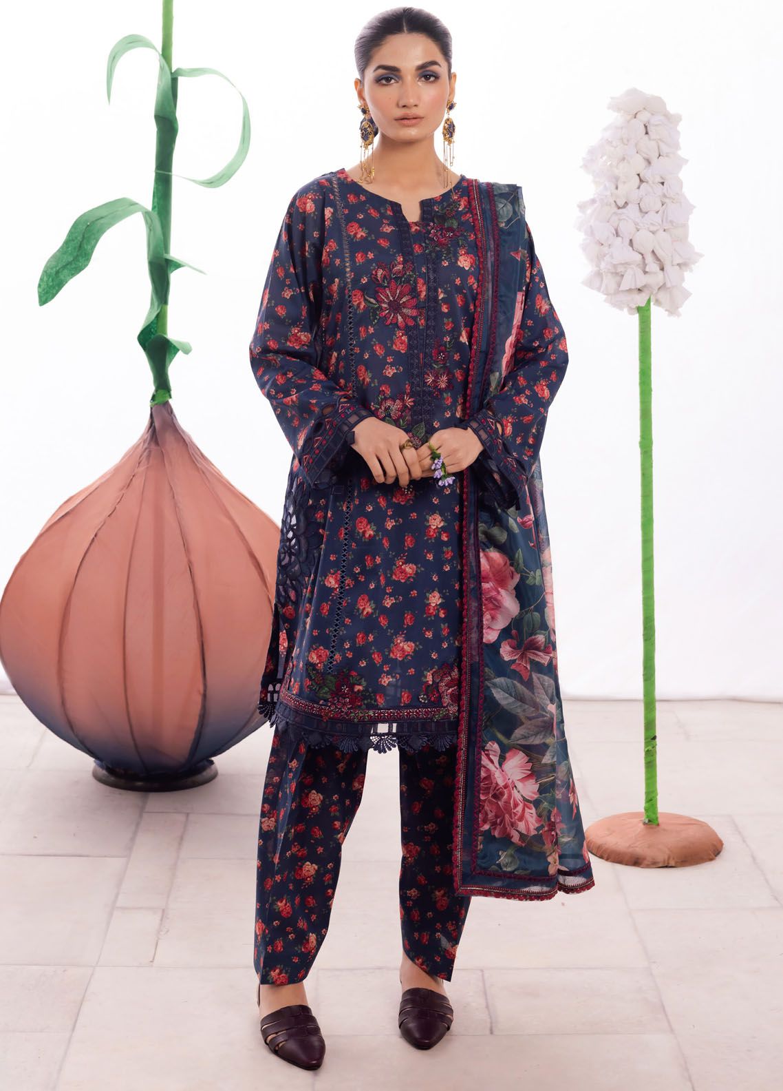 Dahlia by Iznik Embroidered Lawn Suits Unstitched 3 Piece IZ24D DL-07 ...