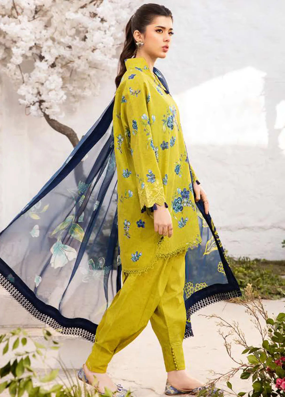 M Basics by Maria B Printed Lawn Suit Unstitched 3 Piece MB25BL D-2A ...
