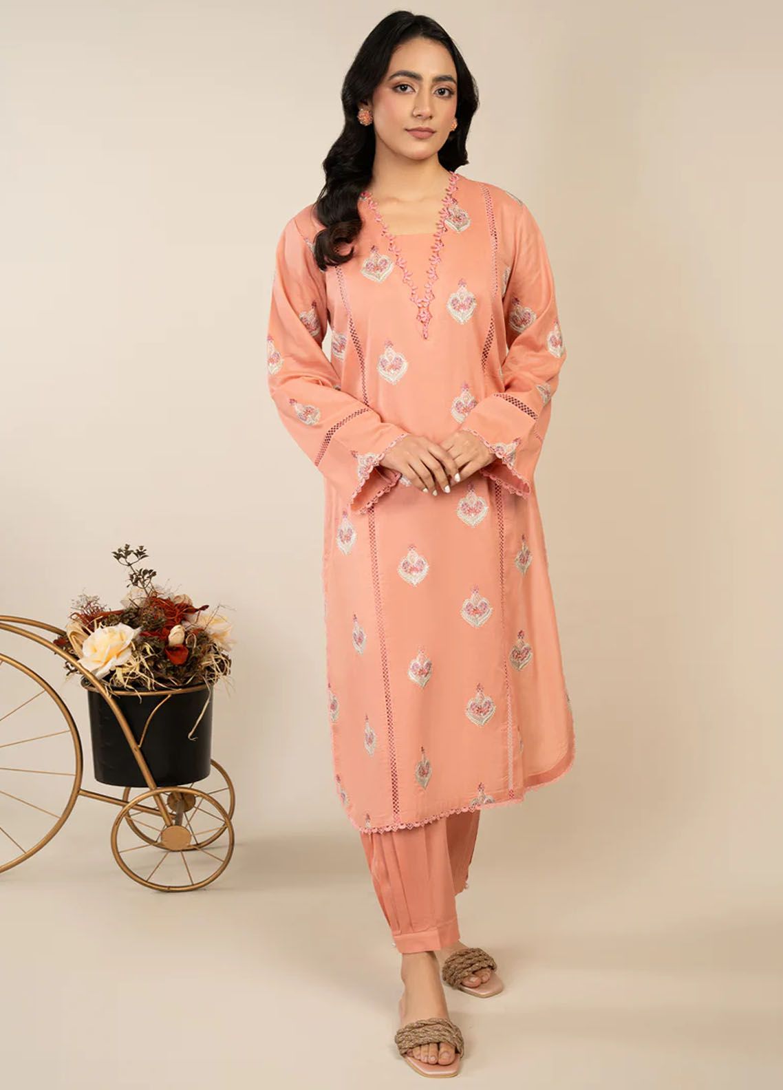Rawayat By Meeral Embroidered Lawn Suit Unstitched 2 Piece MRL24R ...