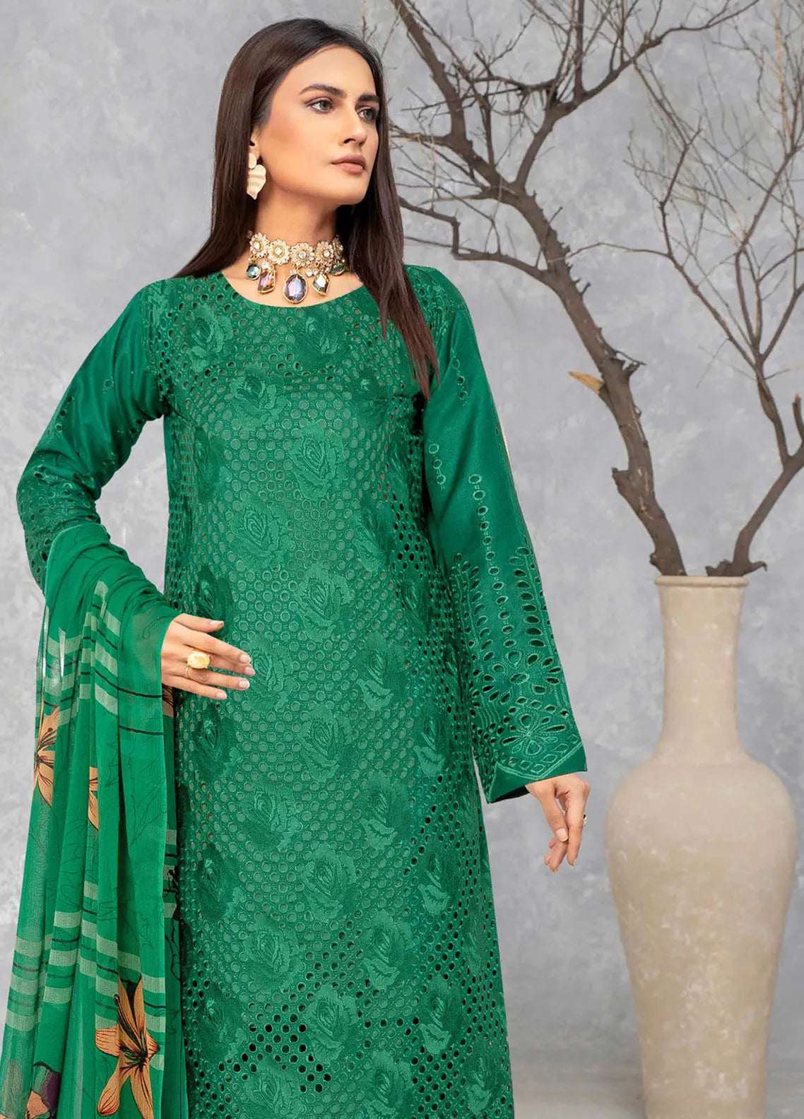 Saqafat By Insiya Embroidered Lawn Suit Unstitched 3 Piece INS24S DE-05 ...