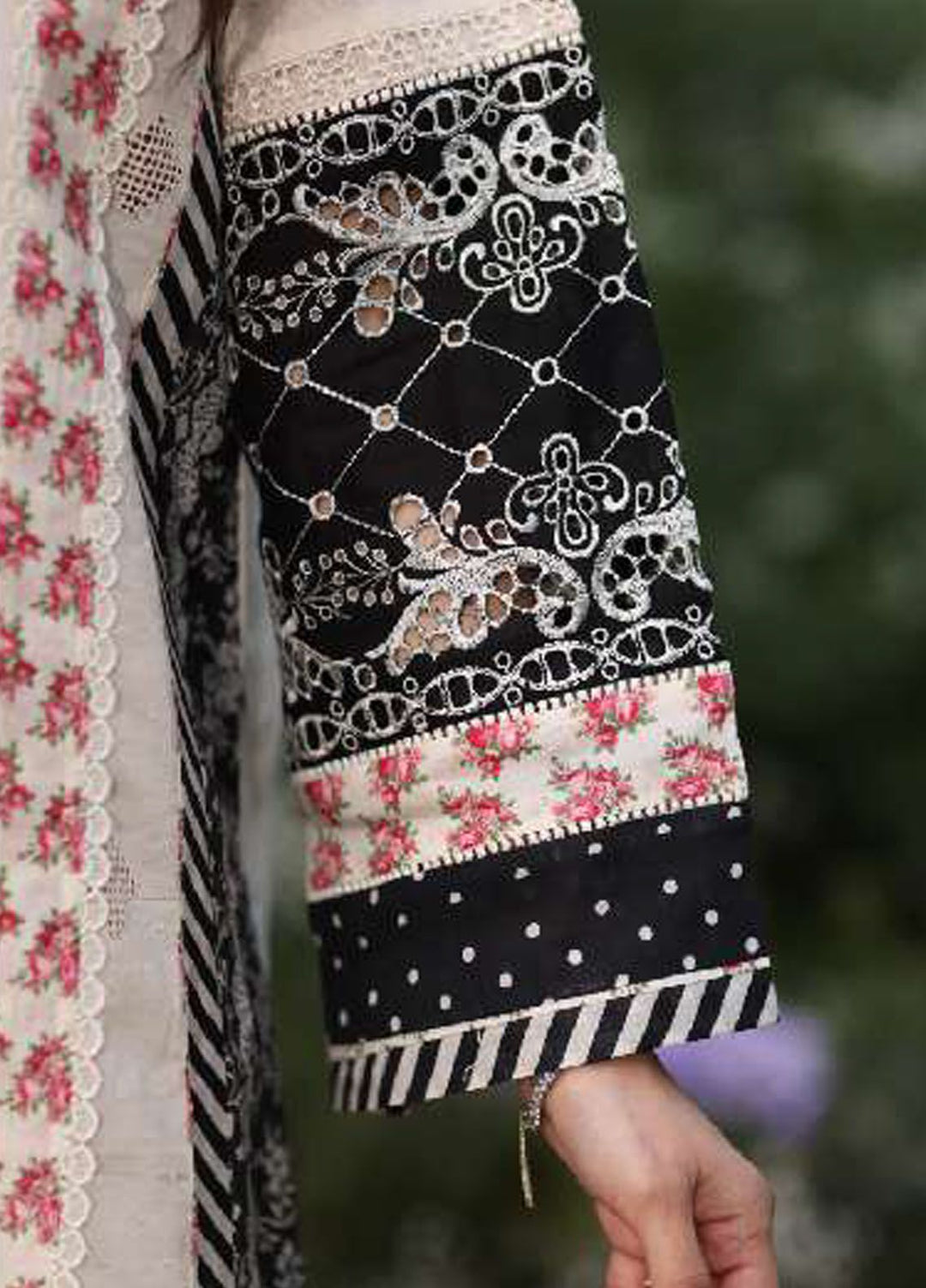 Vintage Flora By Manara Embroidered Lawn Suit Unstitched 3 Piece MNA24V ...